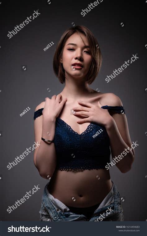 Sexy Asian Girl Model Woman Body Foto Stock 1614494683 Shutterstock