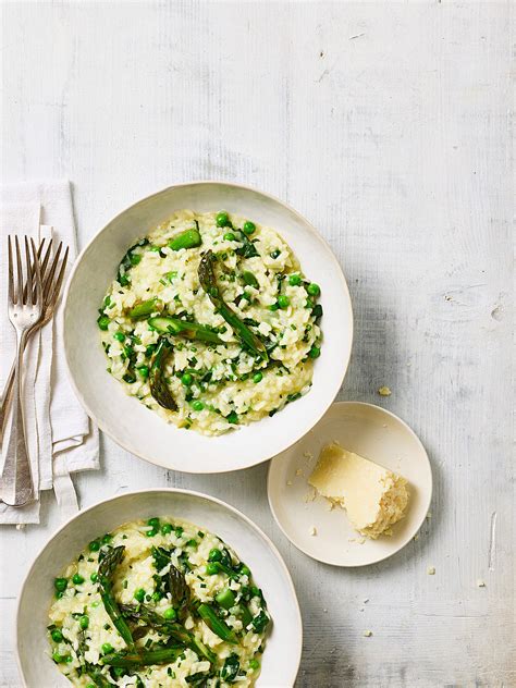 Risotto Mit Grünem Spargel Kräutern Und … Bilder Kaufen 13262808