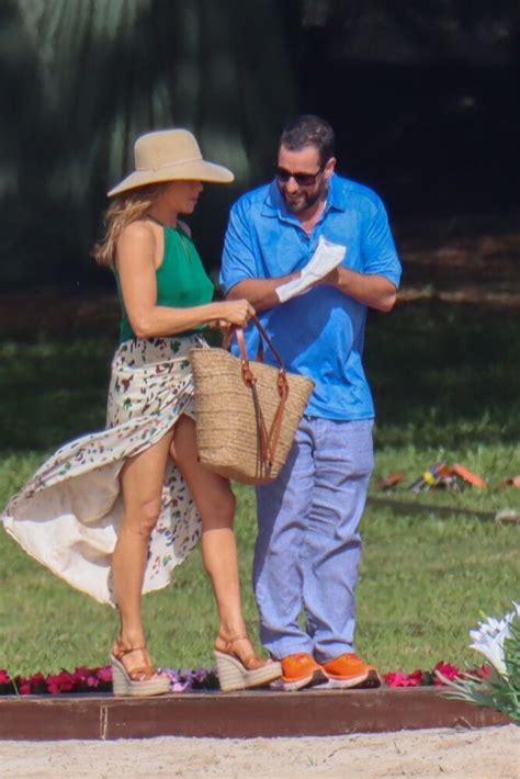 Jennifer Aniston – Hard Nipples And Sexy Upskirt On Murder Mystery 2