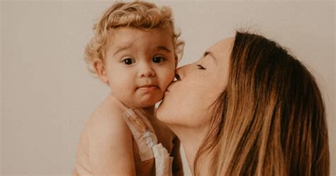 Tiene 2 Años Pasó Por Más De 20 Cirugías Y No Deja De Sonreír La