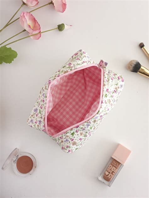 Floral Makeup Bag Quilted Cotton Cosmetic Bag Toiletry Bag Women