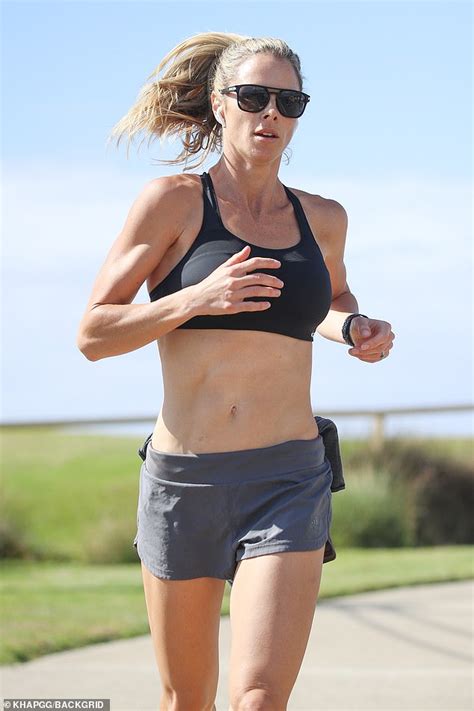 sas star candice warner shows off her incredible abs while