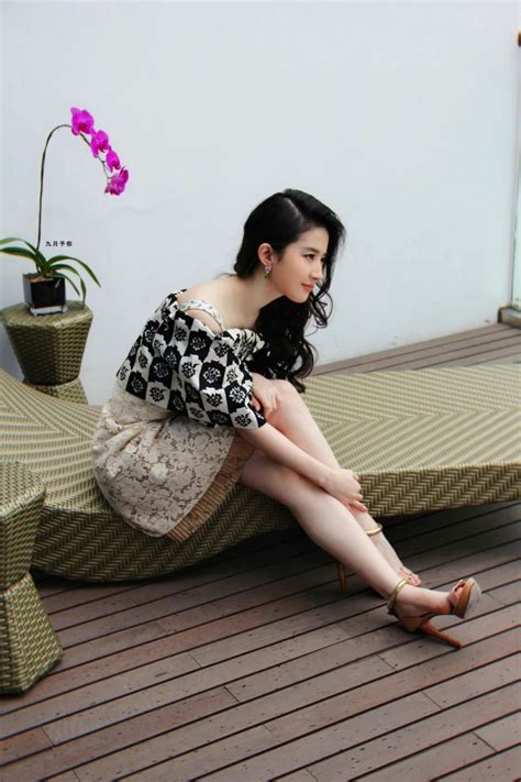 心情呼叫转移（诚接各类推广，置顶，广告） On Twitter 刘亦菲（liu Yifei） 刘亦菲 Liuyifei 肤白貌美，性感