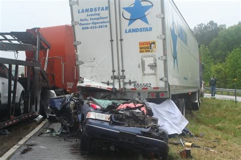 Truck And 18 Wheeler Crash Driver Fatigue Undefeated 18 Wheeler