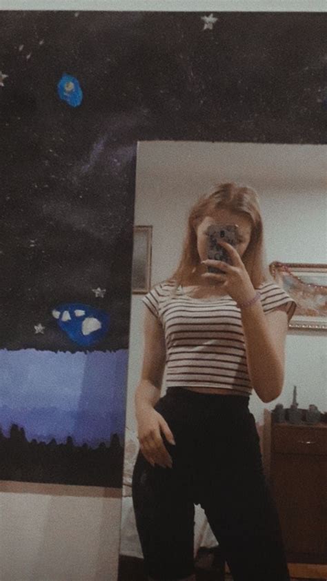 Pin By Katia Lysko On My Pins♥️ Mirror Selfie Selfie Scenes