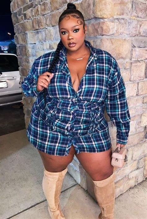 Pin By Lajos Kovács On Molett Elegancia Fashion Curvy Girl Outfits