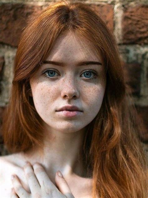 Pin Em Redhead Beauties Redheaded Models