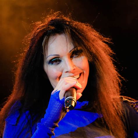 Anna Oxa Ieri E Oggi I Migliori Beauty Look Della Cantante Foto 8 Amica