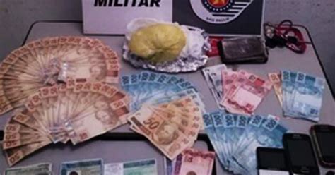 G1 Homens São Presos Com 478 Gramas De Cocaína E Mais De R 4 400