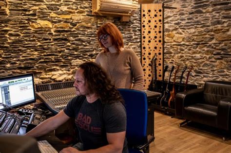 Pourquoi Peut On Entendre La Voix Dune Audomaroise Dans « Tous Les