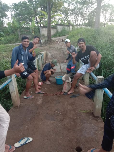 Hindari Kecelakaan Dini Saat Hujan Atas Gotong Royong Swadaya Warga