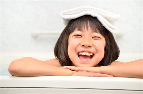 「いつから一人でお風呂に入れる」子どもが一人でお風呂に入り始める【年齢】と【準備方法】 東京ガス ウチコト