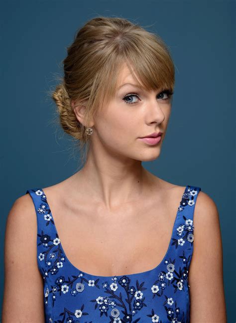 Women Singer Blonde Long Hair Taylor Swift Blue Eyes Bangs