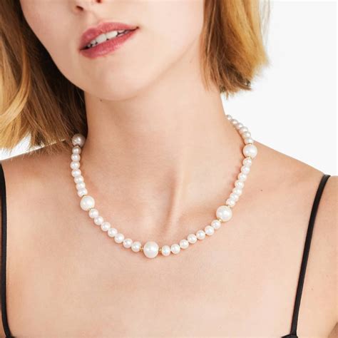 14k Yellow Gold Cultured Freshwater Pearl Modern Strand Station
