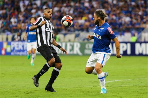 Em Jogo Igual Cruzeiro E Atlético Mg Empatam Sem Gols Na 1ª Final Do