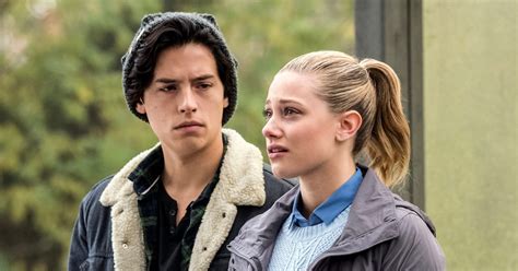 Lili Reinhart Cole Sprouse Kissing Riverdale