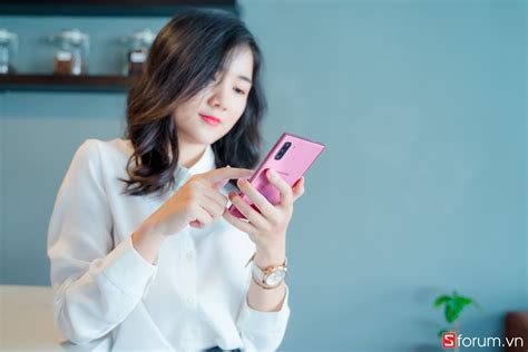 Mời Chiêm Ngưỡng Vẻ đẹp Sang Trọng Quý Phái Của Galaxy Note 10 Aura Pink