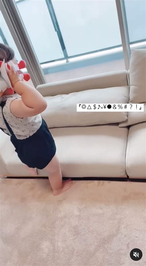 「もしもし～じっじ何時に来る？」「ねんね怖い？」忙しそうに電話している2歳児の姿が可愛すぎる！ Ecナビ