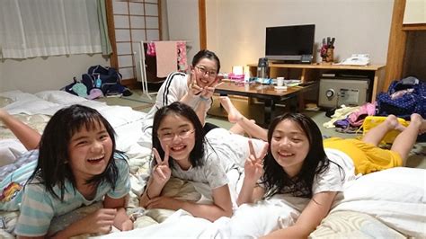 修学旅行一日目⑩風呂上がりに部屋でゆったり｜西白山台小学校ブログ