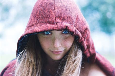 Model Blue Eyes Freckles Girl Woman Blonde Face Hd Wallpaper
