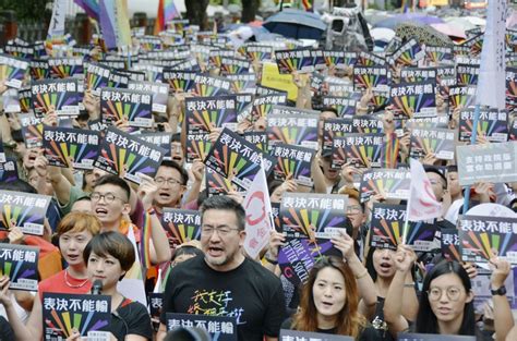 Taiwan Oks Same Sex Marriage Of Transnational Couples