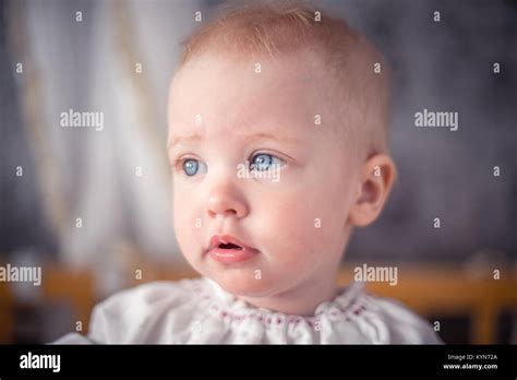 Niños Rubios Con Ojos Asules Fotografías E Imágenes De Alta Resolución
