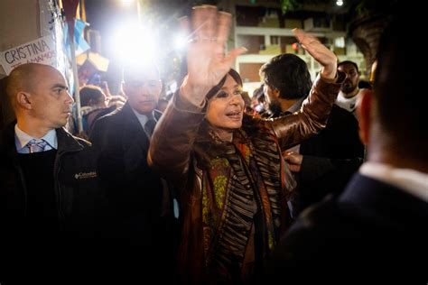 Cristina Kirchner Video Shows Assassin Pull Gun Right In Front Of Her