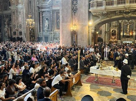 Funerali Giovanbattista Cutolo La Sorella Ludovica Dallaltare