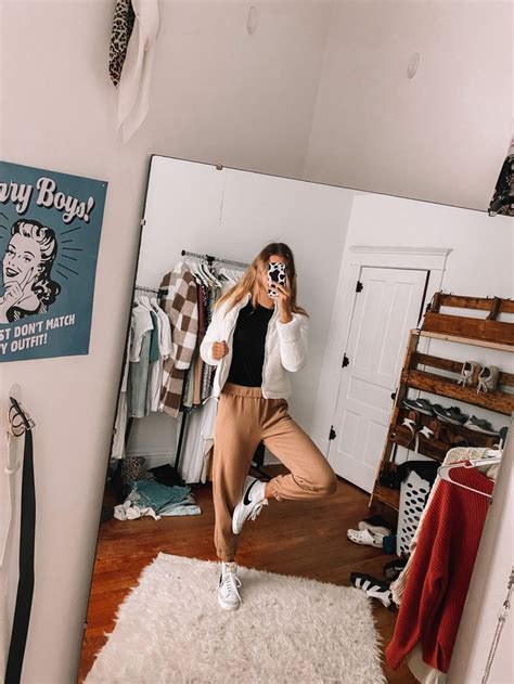 Pin By Ayden Den Herder On Ootd Fashion Style Mirror Selfie