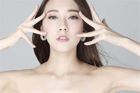Wallpaper Face Women Portrait Hands Long Hair Looking At Viewer