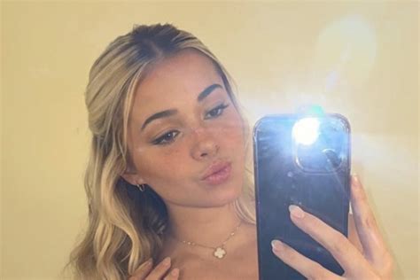 Lsu Gymnast Olivia Dunne Goes Viral Showing Sideboob In Orange Dress In
