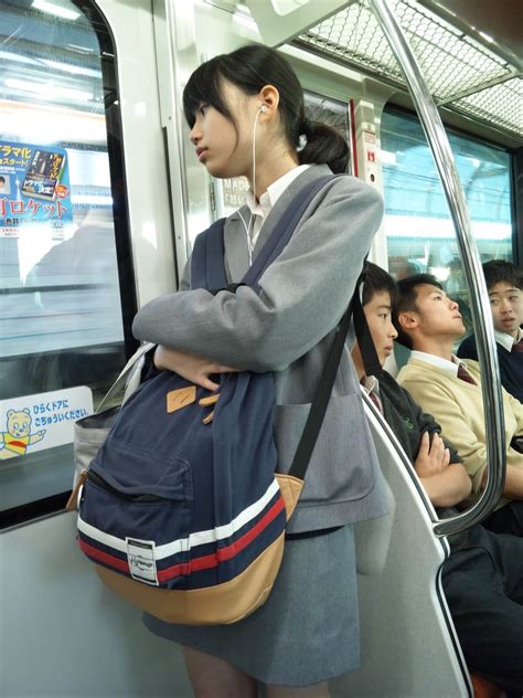 盗撮 学校 【画像】jkが降りた直後のサドルの温もりに頬ずりしたいよな