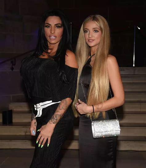 Katie Prices £1k A Night Greek Villa Where Shes Holidaying With