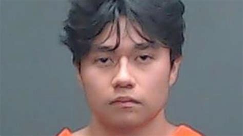 Acusan A Un Joven De 18 Años De Matar A Sus Padres Y A Dos Hermanos En