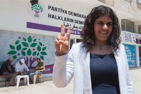 Dilek Ocalan Arrestata Allaeroporto Di Istanbul