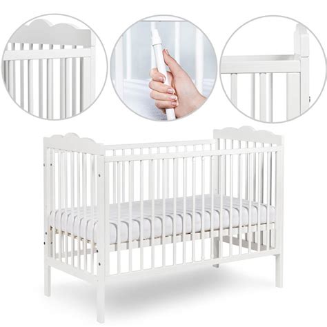 Radek Iii Lit Bébé à Barreaux En Bois Pin Massif Blanc 120x60 Cm Lit