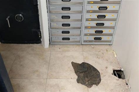 Delincuentes Cavaron Un Túnel Subterráneo Para Llegar A La Bodega De Un