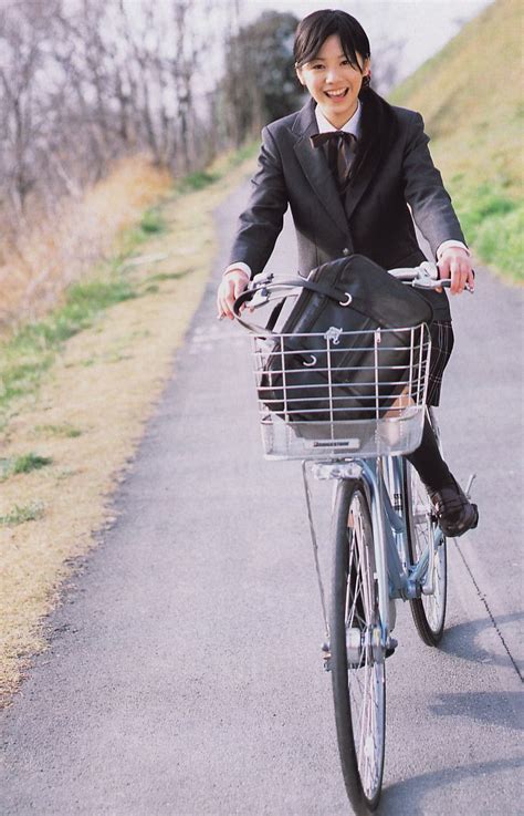 Pin By ゆ On 胸が痛んで思い出したノスタルジー Women Cyclists Bicycle Girl Fashion