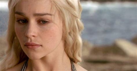 Emilia Clarke Confiesa Que Lloraba Durante Las Escenas De Sexo Con