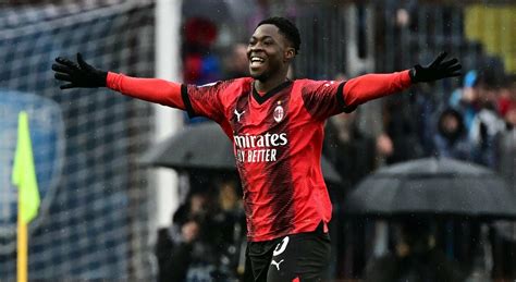Ac Milan Triumphs Over Empoli With A Clean 3 0 Returns To Winning On