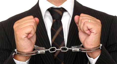 Delitos Privados Públicos O Semipúblicos Derecho Penal