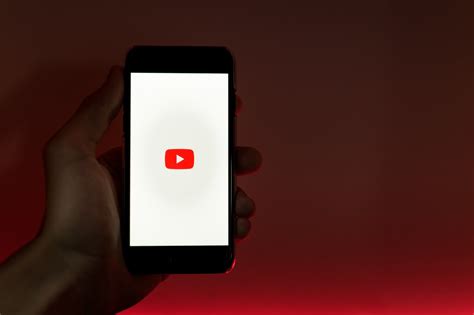how to use the youtube iframe api in react
