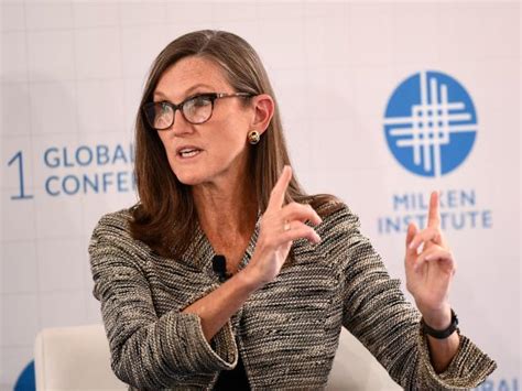 Celebrity Bull Cathie Wood Sold Bitcoin Made Another Purchase
