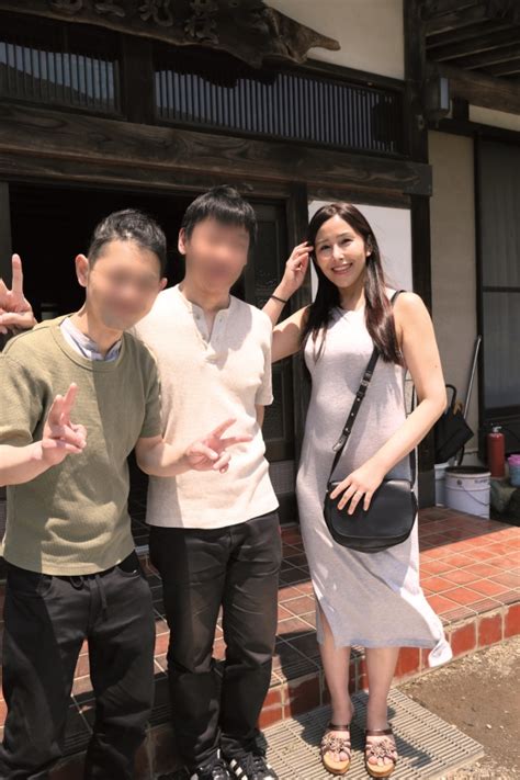 町内会の宴会にて…旦那の目の前で強引羞恥ストリップに濡らした人妻 佳奈 汐河佳奈 Mgs動画の記憶