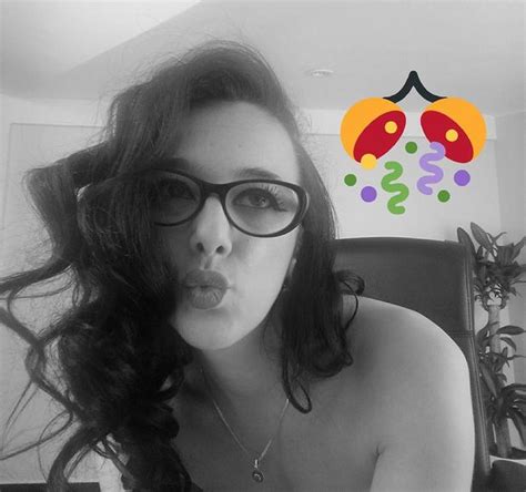 Rubianna Skype Luxuretv Life Girl Profile And Live Cam Show Luxuretv Life