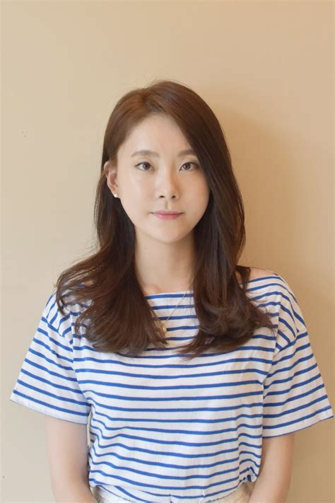 레이어드 컷 펌으로 더욱 사랑스러운 스타일 만들기 누르면 어떤 변화가 생길까요