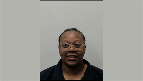 Alabama Corrections Officer Charged With Allegedly Receiving Payment