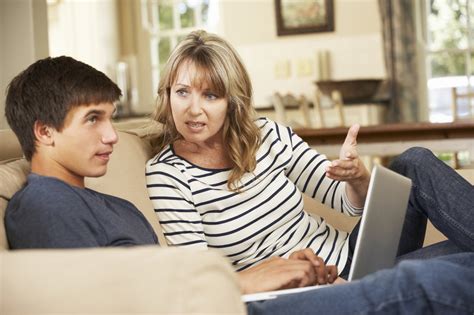 Cómo Gestionar Las Discusiones Con Tu Hijo Adolescente Y No Morir En