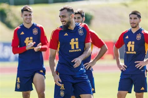 Borja Iglesias Cambia El Dorsal Con La Selección Del 17 De Joaquín