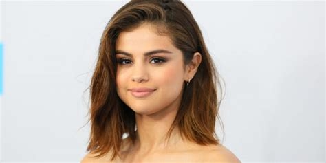 Selena Gomez Presume Su Figura En Bikini Y Muestra La Cicatriz De La